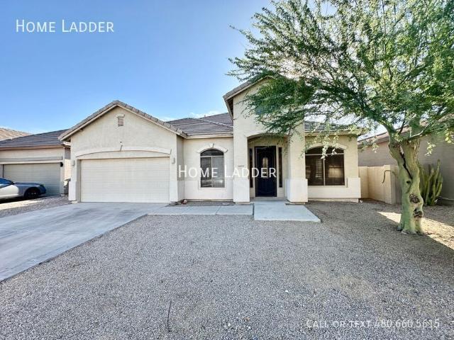 Spacious 3 Bed + Den, 2 Bath Home in Highly Desirable Gated Cottonfields Community!