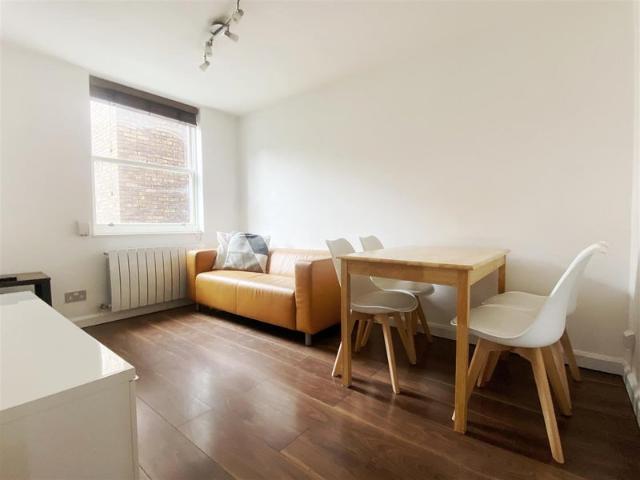 Spacious 3 Bed Flat Near Oxford Circus