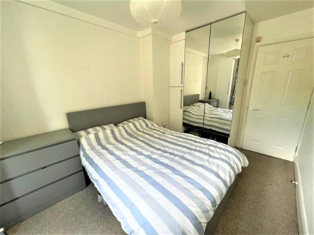 Spacious 3 Bed Flat Holloway Road N7