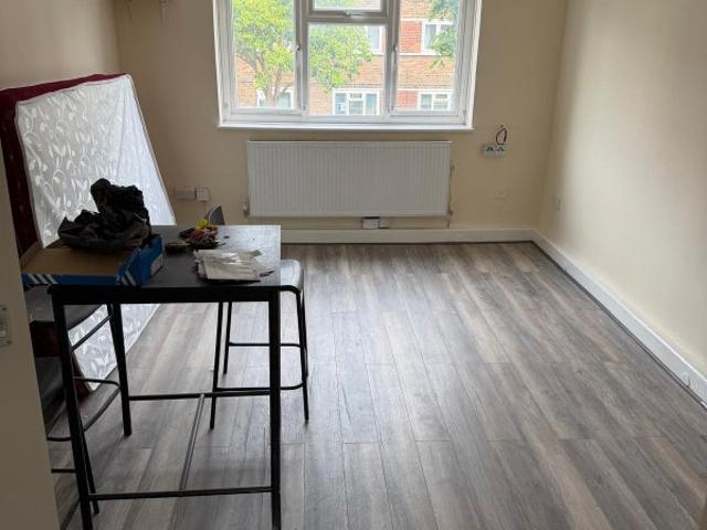 Spacious 3 Bed Flat in Tottenham N17 – Ideal for S