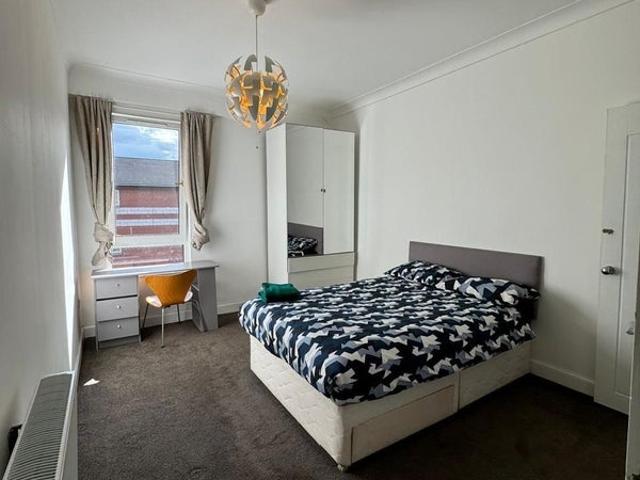 Spacious 3 Bed Furnished Apartment on Gorgie Road