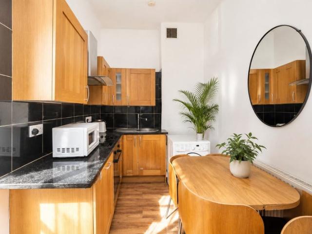 Spacious 3 Bed garden Flat Archway