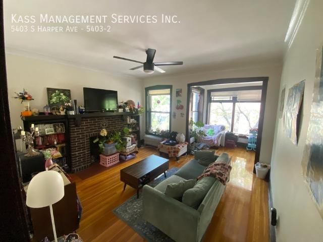 Spacious 3 Bed in Hyde Park, Steps to University of Chicago!