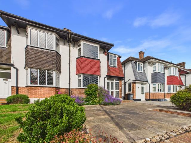 Spacious 3 Bed Room House, Village Way, Beckenham