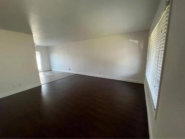 SPACIOUS 3 BEDROOM 1.5 BATH