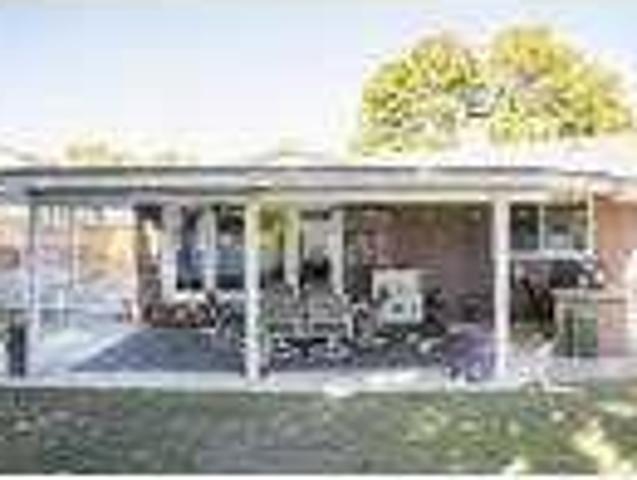 Spacious 3 bedroom 2.5 bathroom house in Santa Ana