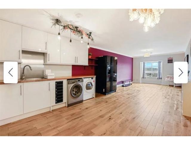 Spacious 3 bedroom 2 bathroom flat in Dundee Centr