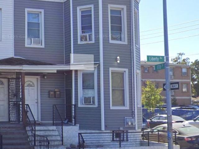 Spacious 3 Bedroom Apartment in Queens, NY