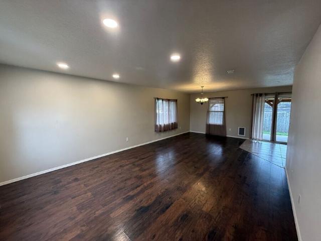 Spacious 3 Bedroom Kuna Home on a Quiet Cul de Sac