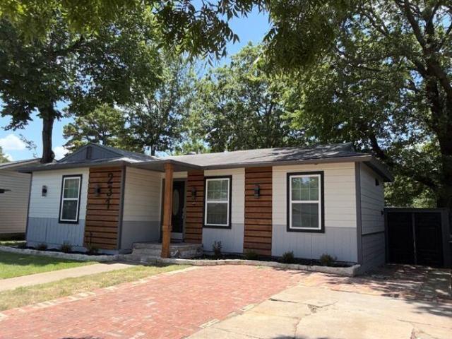 Spacious 3 Bedroom Home for Lease in Established Hurst Neighborhood