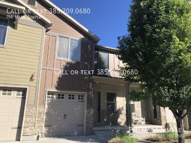 SPACIOUS 3 Bed Townhome with fenced yard $250 Move In Discount! COMING SOON!