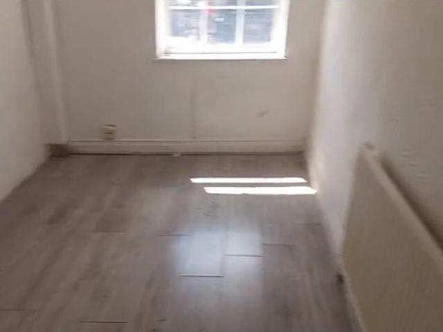 spacious 3 bedrooms flat