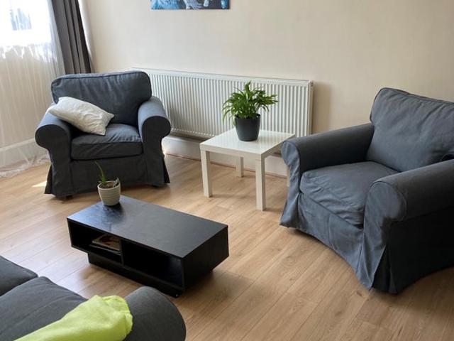 Spacious 3 Double Bed Flat Near Clapham Junction