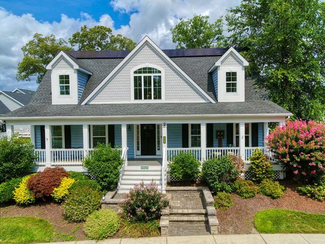 Spacious 3BR / 3.5BA Single family home • 2,500 Sq Ft • Baywood