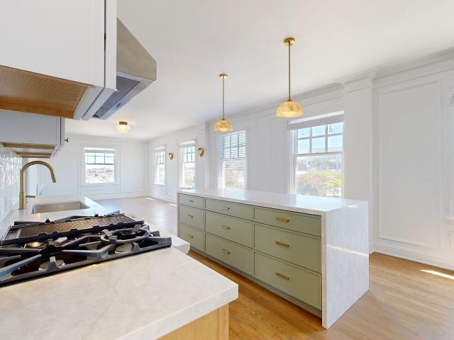 Spacious 3BR with City Views | In Unit Laundry | Pet Friendly