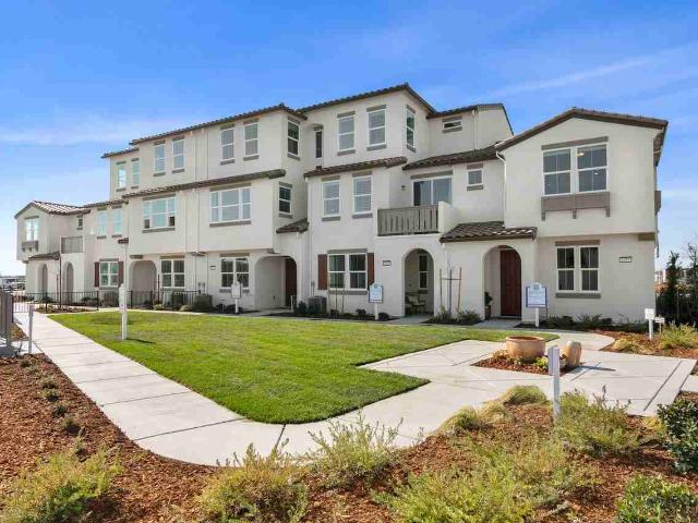Spacious Townhomes in Provence at Natomas 3 Bedroom Apartment for Rent at 4470 Saone Walk, Sacramento, CA 95834 RP Sports Compex