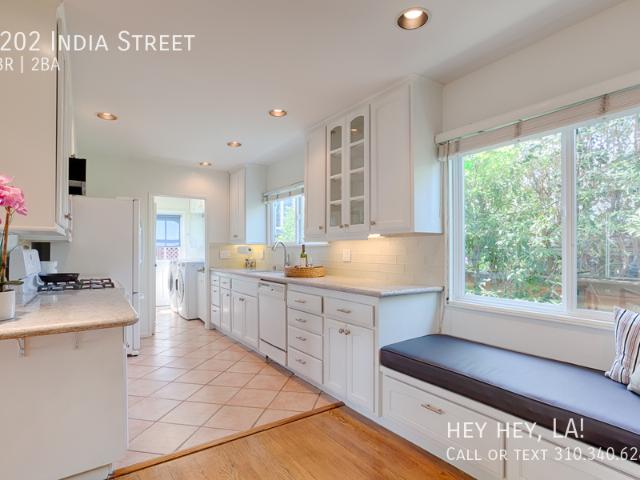 Spacious Traditional Duplex | Three Bedroom| Two Bathroom | Private Patio & Two Car Garage | Silver Lake