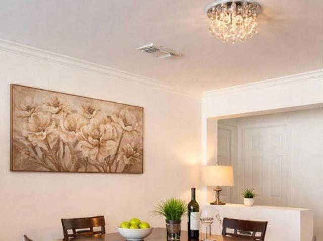 Spacious Triple Room – Shares Bathroom with Only O