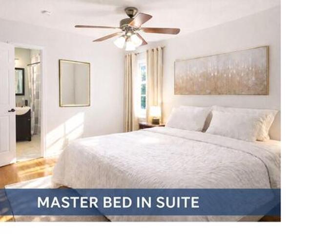 Spacious Triple Room – Shares Bathroom with Only One Roommate