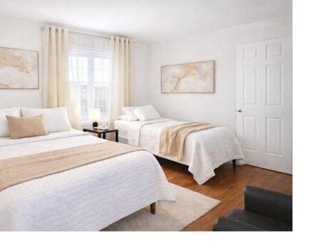 Spacious Triple Room – Shares Bathroom with Only One Roommate