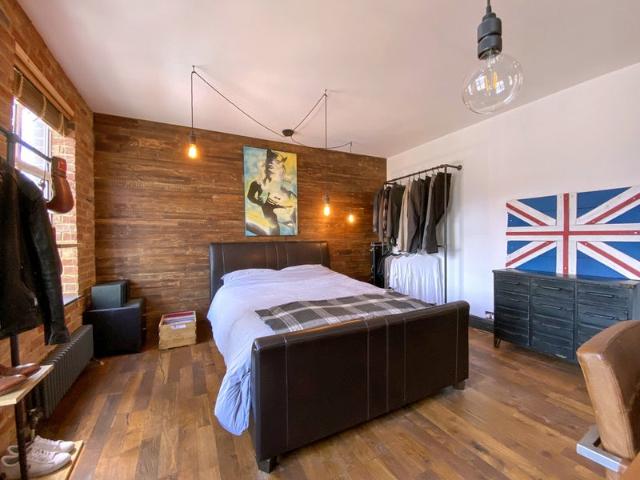 Spacious Two Bed Flat in East Croydon