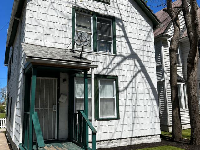 Spacious Two Bedroom Unit in a Charming Multifamily Property – Available Now!