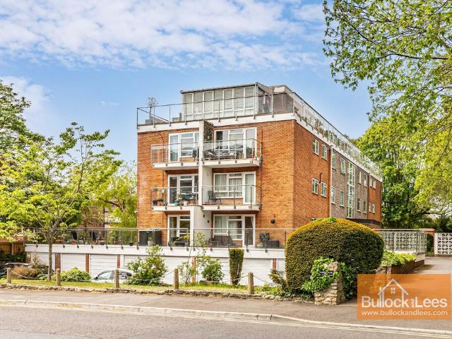 SPACIOUS TWO BEDROOM FLAT