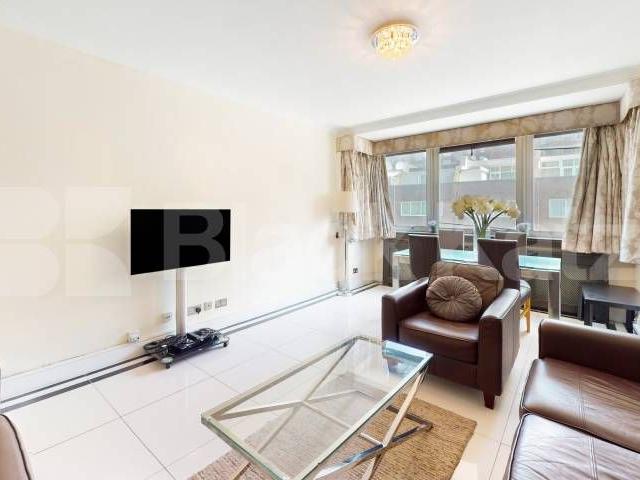 Spacious two bedroom property located near Bayswater / Paddington