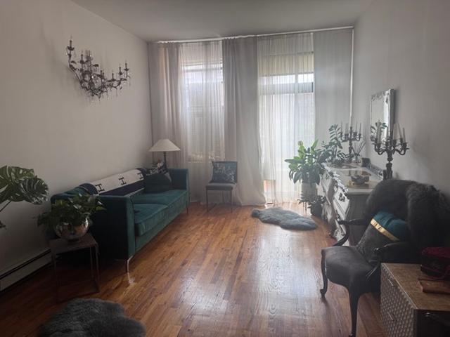 Spacious UES Flex Space+private little balcony