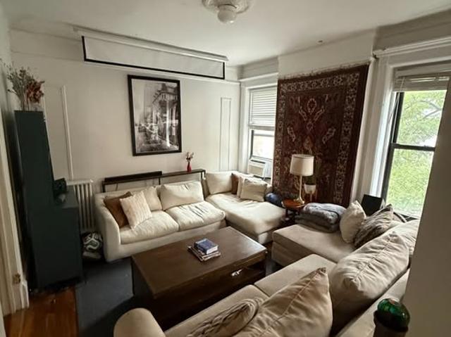 Spacious UWS Room in 3BR/2BA – 82nd & Amsterdam