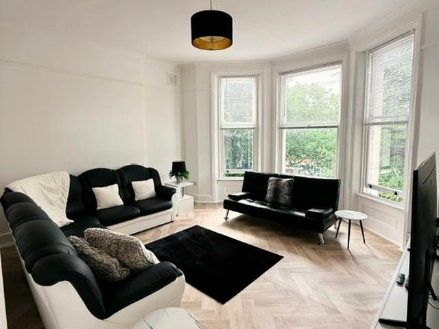 Spacious Victorian Flat in the Heart of Blackheath