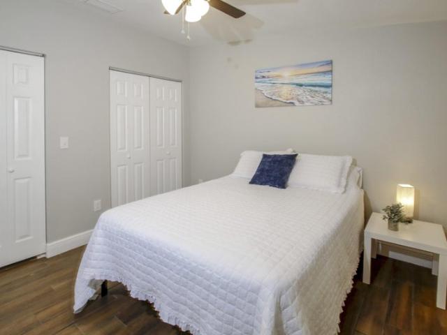 Spacious & Welcoming Home | Relax in Comfort Que