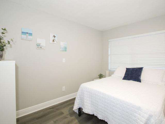 Spacious & Welcoming Home | Relax in Comfort Queen Beds | Top Rated Host | Utilities + Fast Wi Fi | Move In Ready | On Site Laundry
