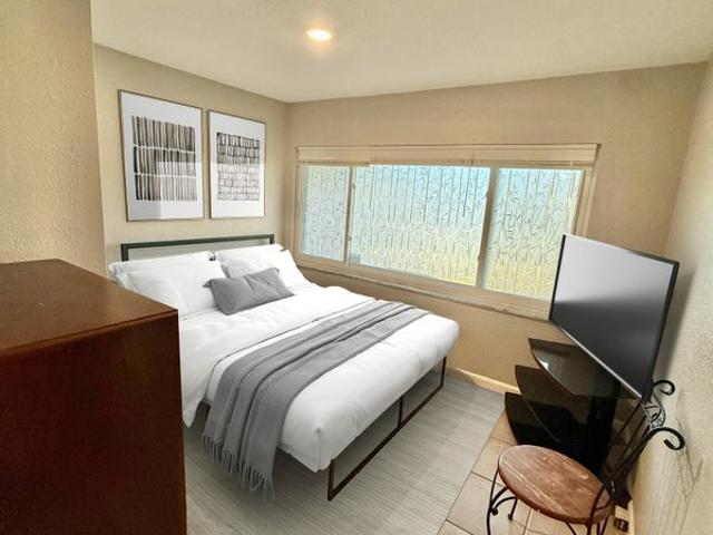 Spacious Woodland Terrace property with TV's! Lim