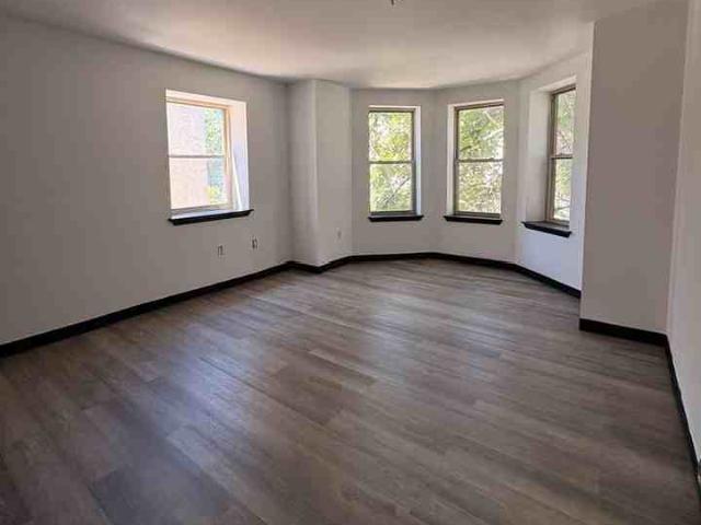 Spacious affordable apartments 4 Bedroom Apartment for Rent at 1600 1600 block North 16th Street, Philadelphia, PA 19121 North Philadelphia West