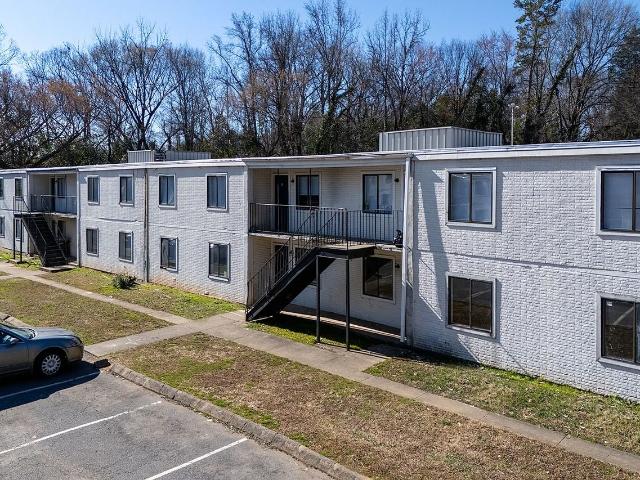 Spacious, affordable 1, 2, 3 bedroom apartments in a great location in West Charlotte! 3 Bedroom Apartment for Rent at 903 Lynn St, Charlotte, NC 28208 Thomasboro Hoskins