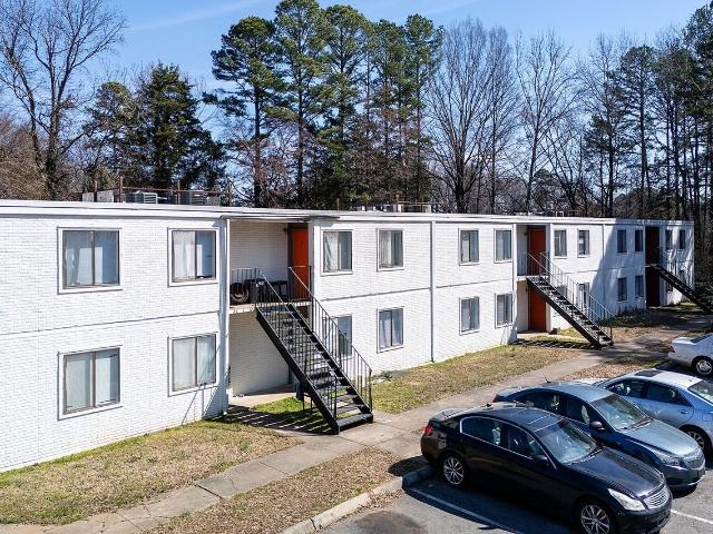Spacious, affordable 1, 2, 3 bedroom apartments in a great location in West Charlotte! 3 Bedroom Apartment for Rent at 903 Lynn St, Charlotte, NC 28208 Thomasboro Hoskins