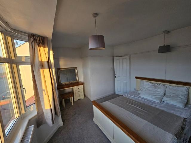 Spacious and cosy 1 bed flat