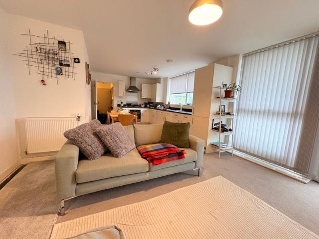 Spacious and bright One Bedroom Flat