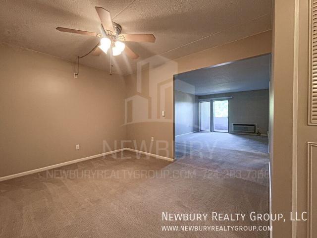 Spacious and Move In Ready 1 Bedroom Apartment with Exceptional Amenities!