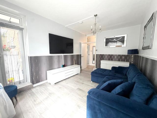 Spacious and Modern One Bed Flat to Rent, E5