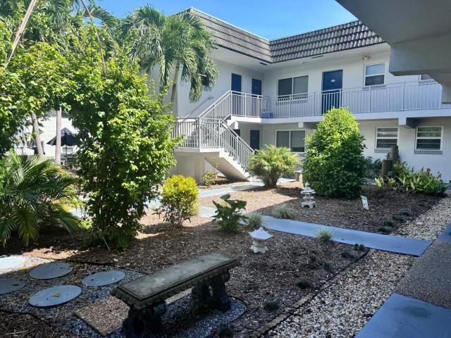 Spacious and modern 1 bedroom, 1 bathroom unit available for rent in the heart of Fort Lauderdale