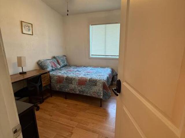 Spacious and newly renovated property in Arlington | Walking distance to shopping & Bus stops | Near Downtown and the beaches!