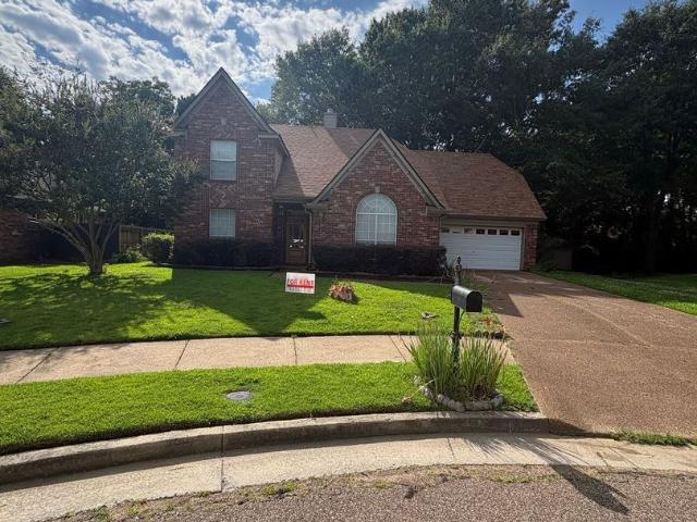 Spacious and well maintained home located in the heart of Arlington!