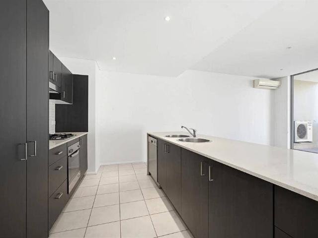 Spacious Apartment Great Location