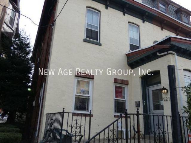 Spacious apartment in University City!