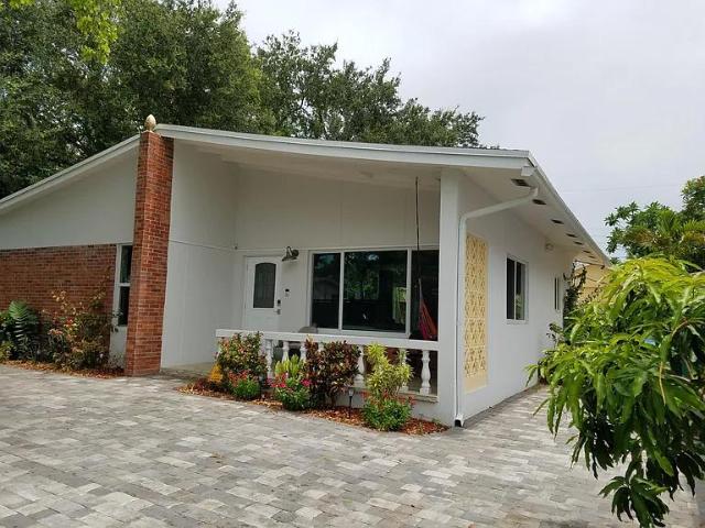 Spacious Apartment Room Available Today