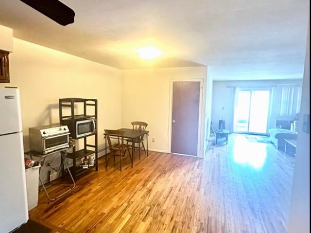 Spacious Apartment w/ Balcony Room For Rent