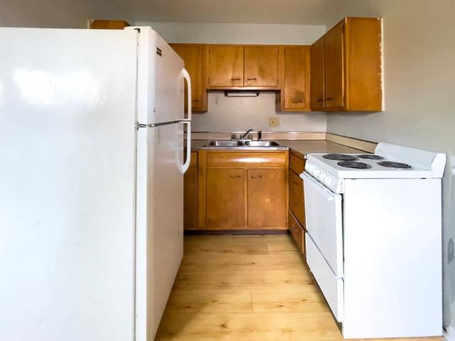 Spacious Apartments in the Heart of the Village Studio Apartment for Rent at 402 N Calvert St, Muncie, IN 47303