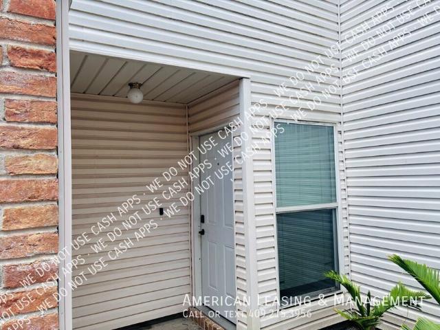 Spacious & Beautiful 3 bedroom Town Home